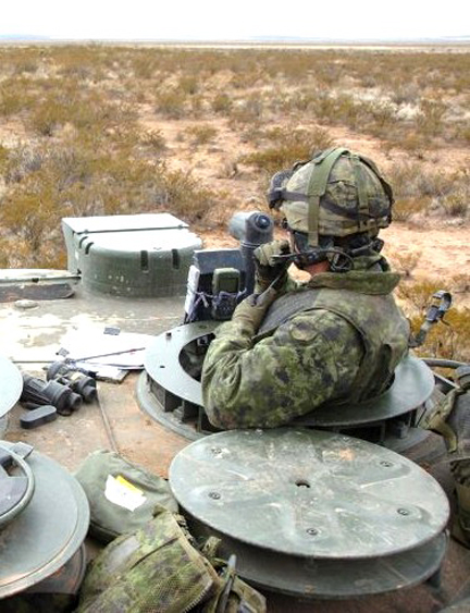 Post-War Canadian AFV Helmets | CSMMI MILART