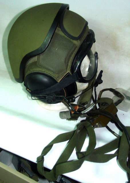 Post-War Canadian AFV Helmets | CSMMI MILART