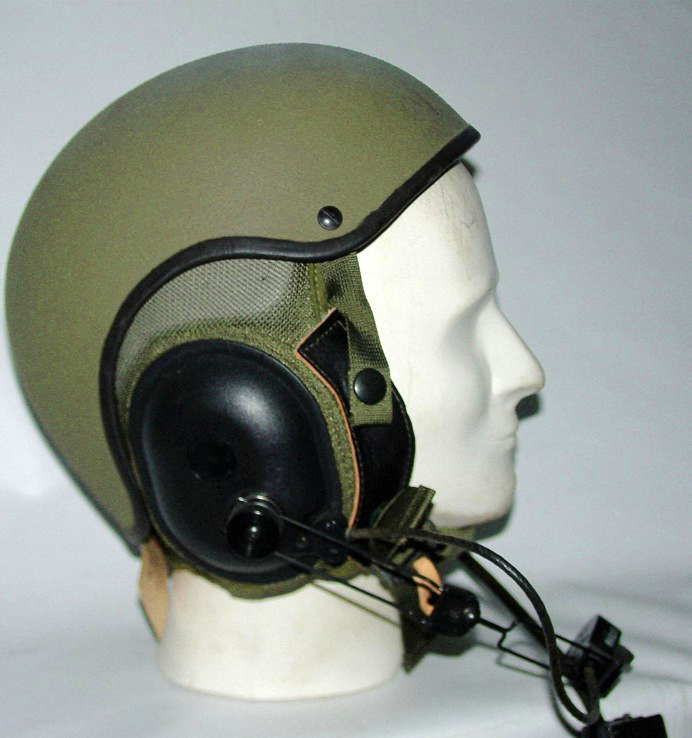 Post-War Canadian AFV Helmets | CSMMI MILART